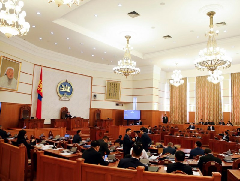 УИХ Хуулийн шинэчилсэн найруулгын төслийг эцсийн хэлэлцүүлэгт шилжүүллээ