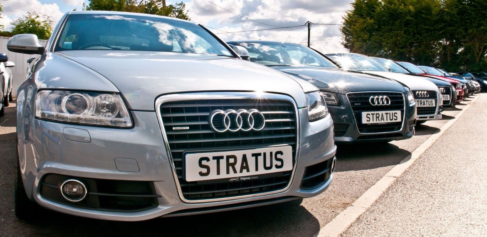 Авах гэж буй машинаа нэгээс дээш удаа барьж үз